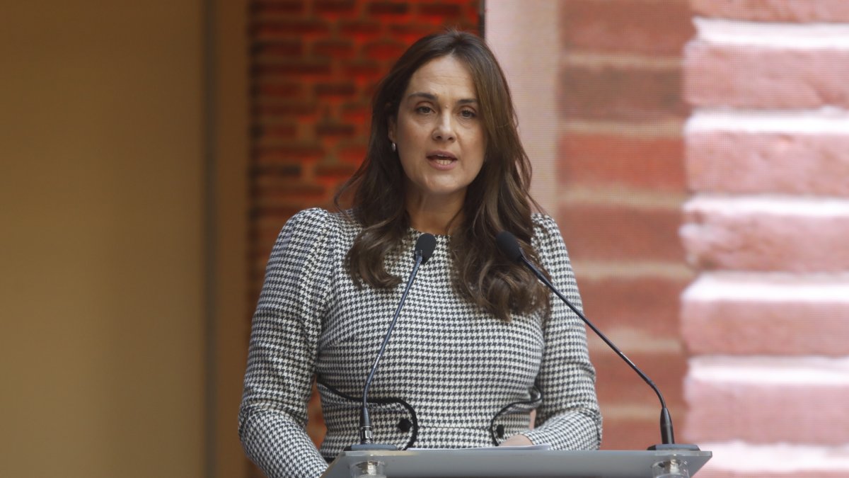 PREMIO A LOS VALORES HUMANOS DE DIARIO DE LEÓN: Adriana Ulibarri ...