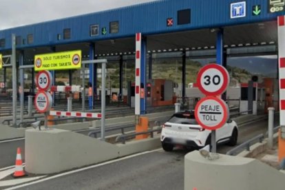 Tráfico: La vuelta del puente congestiona el peaje de la AP-6 en ...