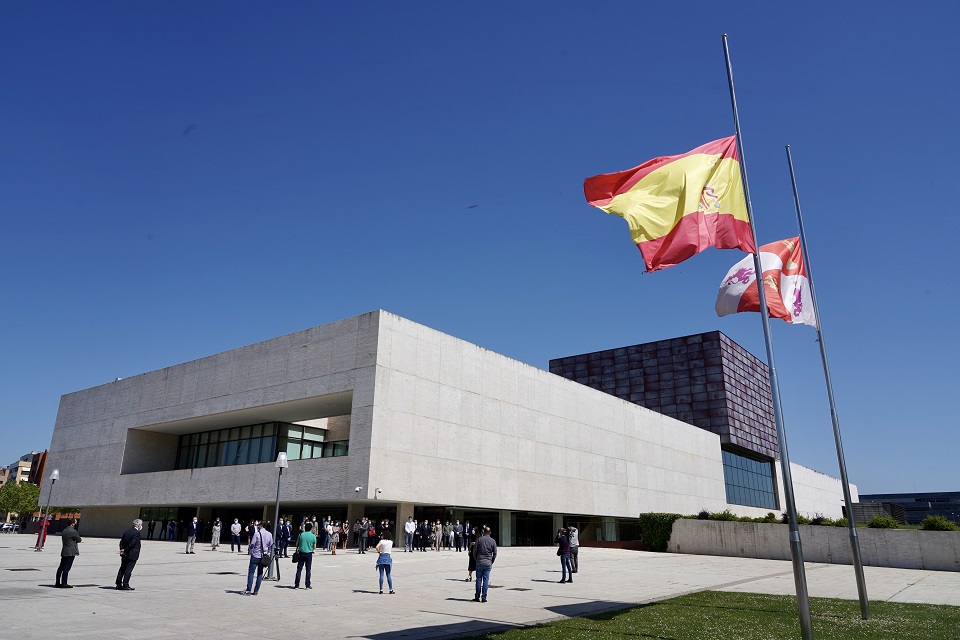 La urgencia de poner orden y control en las Cortes de Castilla y León