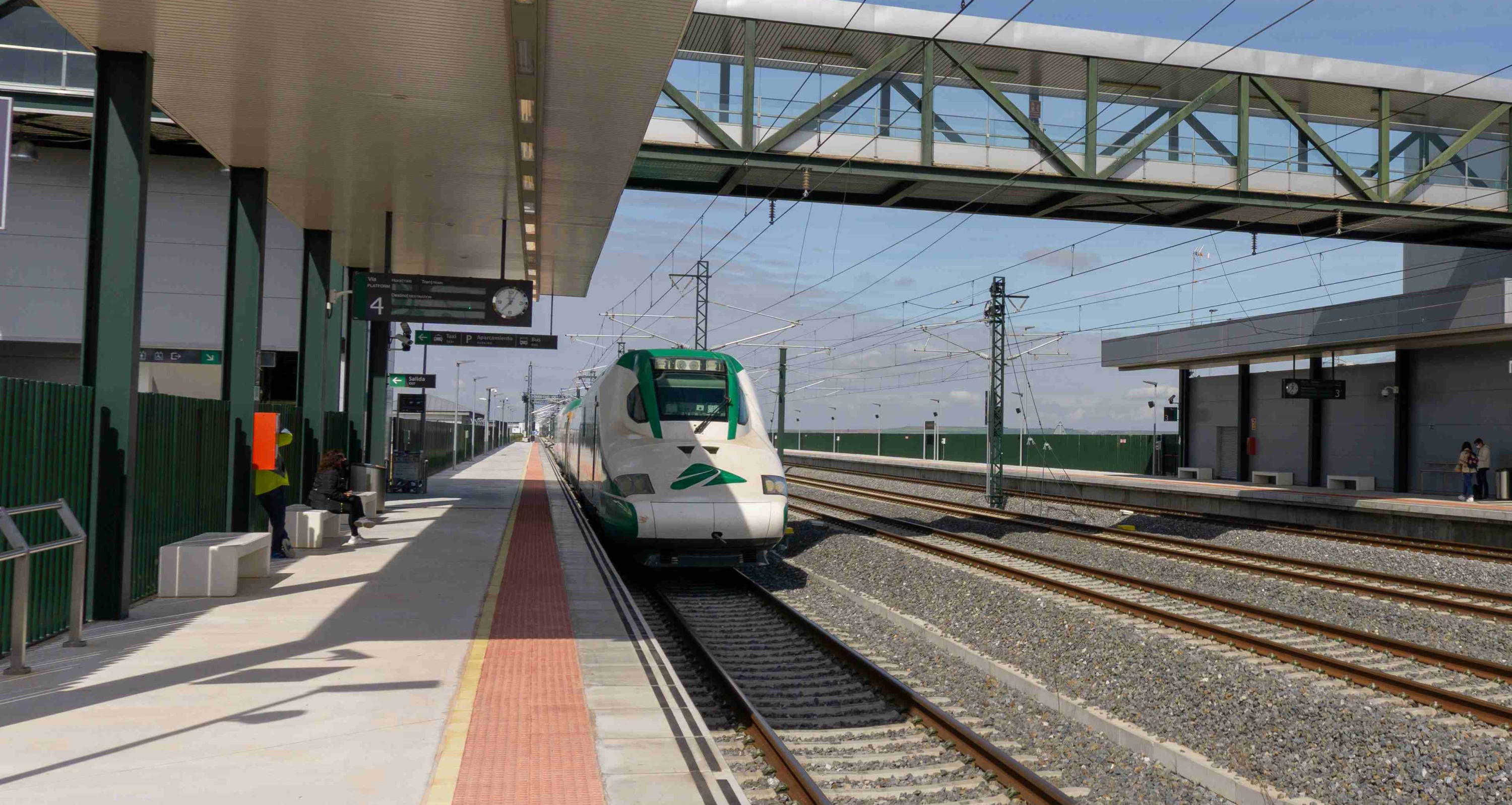 Renfe destaca récord de viajeros en el primer mes de la nueva oferta ...